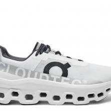 ON CLOUDMONSTER ALL WHITE | Level Up