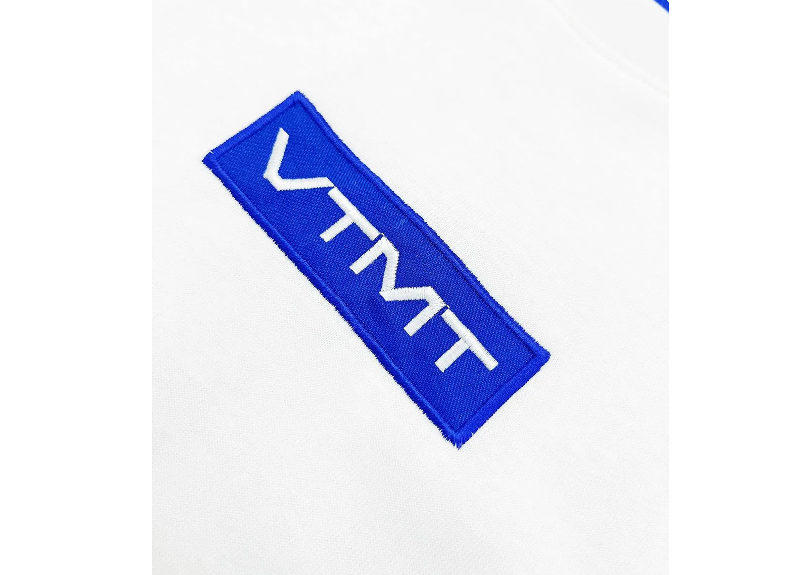 VTMT BOX LOGO WHITE | Level Up