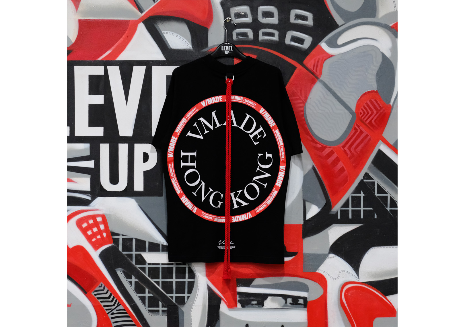 V/MADE HK TEE RED | Level Up